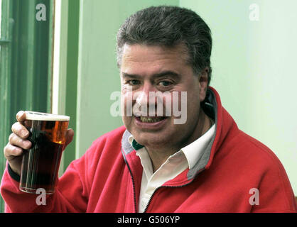 Paul Henry who played Benny in Crossroads is pictured as idle Jack in ...