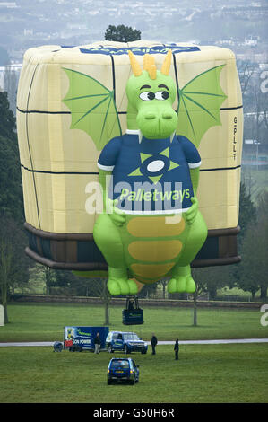 "Palletways" dragon hot air balloon Bristol International Balloon ...