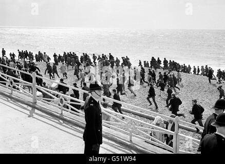 British Crime - Gangs - Mods and Rockers - Brighton - 1964 Stock Photo ...