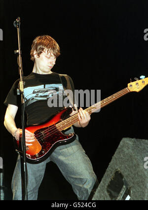 Travis performing at the Glastonbury Music Festival 1997, Worthy Farm ...