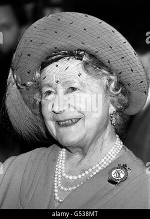 QUEEN MOTHER : 1985 Stock Photo - Alamy
