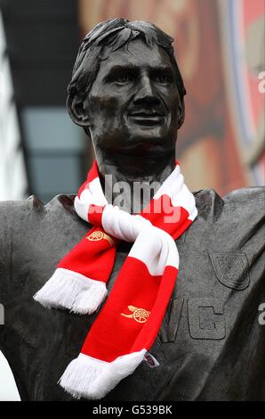 Tony Adams statue, outside Arsenal Emirates Stadium, Islington, London ...