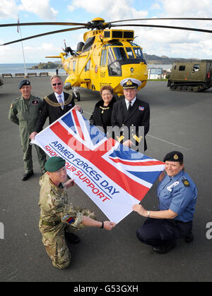 (left to right) Sgt Dan Parker, master aircrewman Andy Batchelor ...