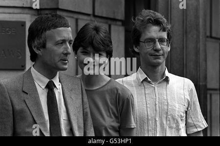 SARAH TISDALL 1986: At a Press conference at the London offices of the ...