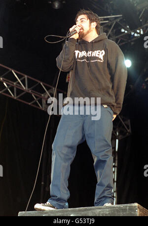 Reading 2000 Deftones. Chino Moreno, lead singer of the band the ...