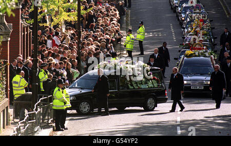 Chingford Mount Cemetery, Ronnie and Reggie Krays burial site Stock ...