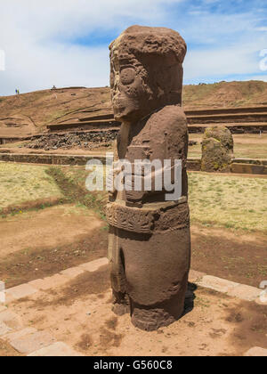 Stone figure of a totem in Tiwanaku (Tiahuanaco), Pre-Columbian ...