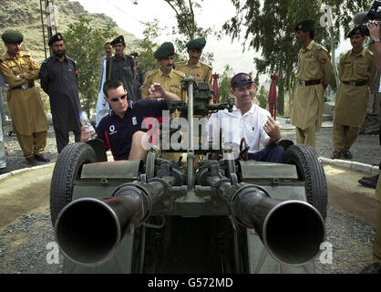 Pakistan Khyber Pass Soldiers Stock Photo: 15694178 - Alamy