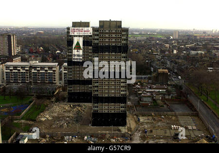 TOWER BLOCK DEMOLITION HACKNEY Stock Photo: 3377613 - Alamy