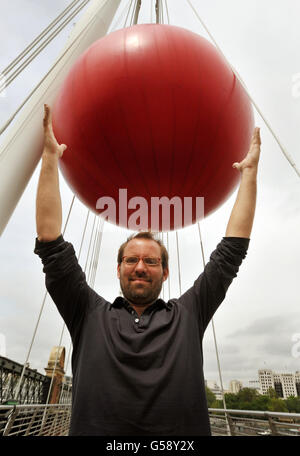 Kurt Perschke Red Ball art - London Stock Photo - Alamy