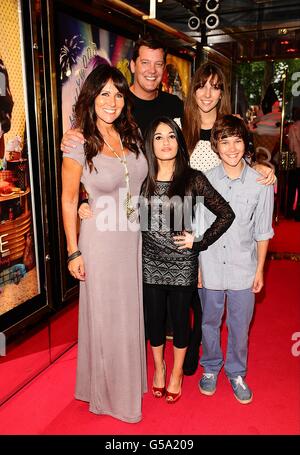 Linda Lusardi, husband Sam Kane and their children pose for ...