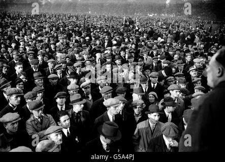 Britain & The Depression - Politics - Hunger Marches - Brentford - 1932 ...