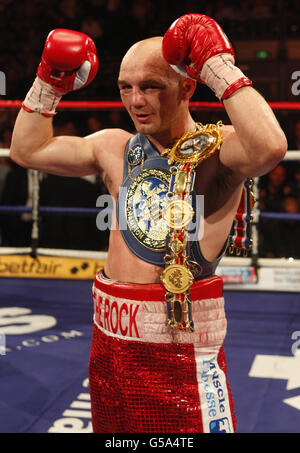 Boxing - Motorpoint Arena - Sheffield. Gavin Rees (right) in action ...