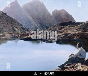 Hier der Blick auf eine Packung, Portion Pommes Frites, Pommes von ...