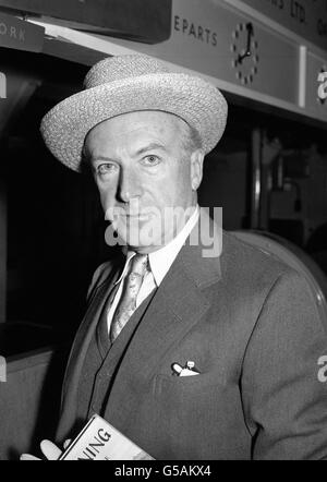 Cecil Beaton 1956 Stock Photo - Alamy