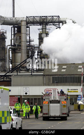 Emergency crews at Conoco's oil refinery at South Killingholme, near ...
