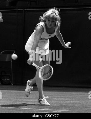 SUE BARKER 1978: Britain's Sue Barker in action on Centre Court at ...