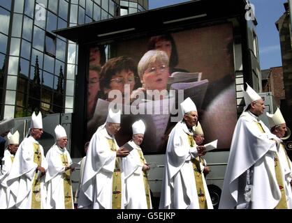 Bishops arrive at St Andrew's Cathedral, Glasgow, for the funeral of ...