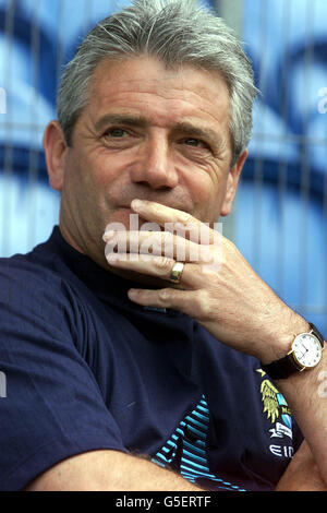 Manchester City's new team manager Mel Machin gives the thumbs up as he ...