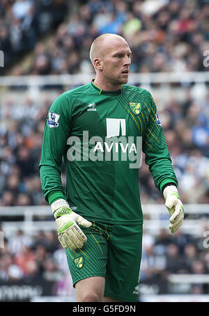 Newcastle United goalkeeper John Ruddy arrives during the Premier ...