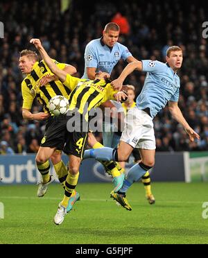 Borussia Dortmund's Neven Subotic and Manchester City's Sergio Aguero ...