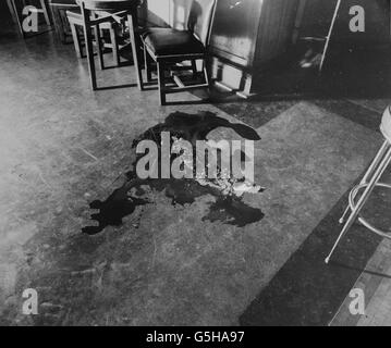 The 'Blind Beggar' Public House on Whitechapel Road in Mile End, East ...