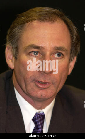 Defence Minister Geoff Hoon (centre), with Army, Navy and RAF staff ...