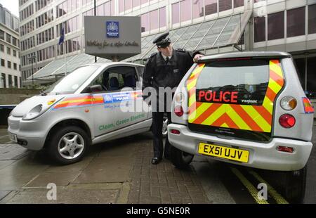 Electric Police Car London - London Metropolitan Police Electric Police ...