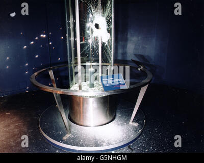 Millennium Dome Diamond Robbery November 2000 The scene inside the Dome ...