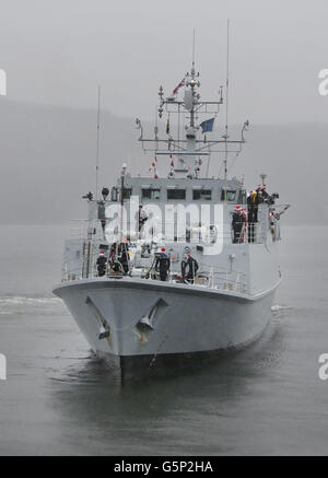 HMS Blyth homecoming Stock Photo - Alamy