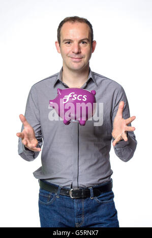 FSCS Financial Services Compensation Scheme letter Stock Photo - Alamy