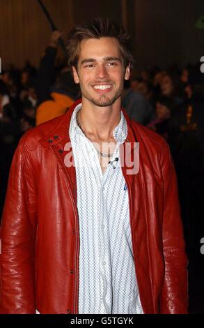 Big Brother 3 contestant Alex Sibley arrives for the Pantene Pro-V ...