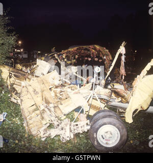Trident Air Crash - Wreckage in Staines Stock Photo - Alamy