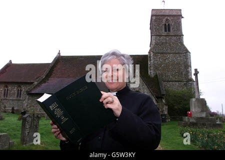 Rev Sharon Swain reads bible Stock Photo: 106887175 - Alamy
