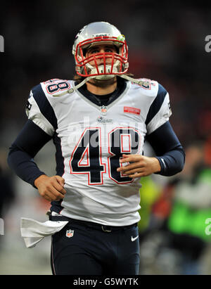 New England Patriots long snapper Joe Cardona (49) prepares to snap the ...