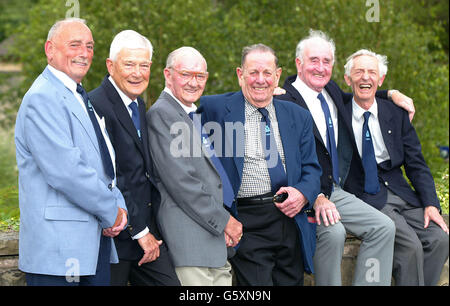 World War 2 RAF bomber crew of 138 squadron bomber command with ...