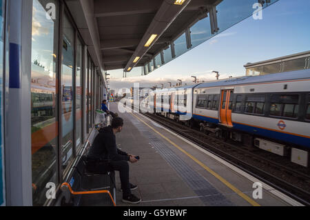 Hoxton Overground TFL railway station, London, England Stock Photo - Alamy