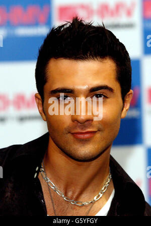 Pop Idol's Darius Danesh during a photocall at the HMV store in London ...