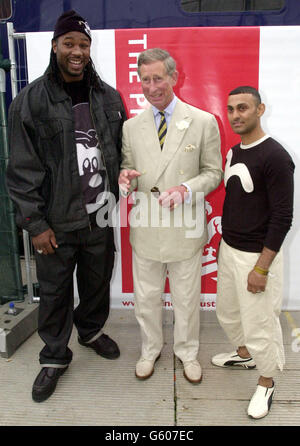 World featherweight champion 'Prince' Naseem Hamed and his girlfriend ...