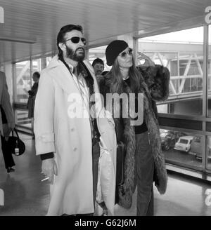 Ringo Starr and his girlfriend Nancy Andrews at Heathrow Airport, 1975 ...