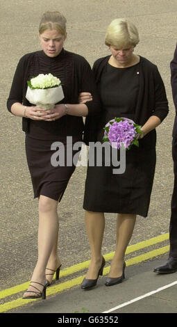 The sister and mother of murdered schoolgirl Amanda (Milly) Dowler ...