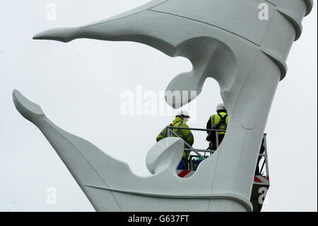 Artist, Stephen Broadbent's sculpture 'encounter' is erected on a ...