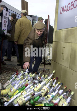 Diageo Headquarters in Edinburgh Park South Gyle with a statue ...