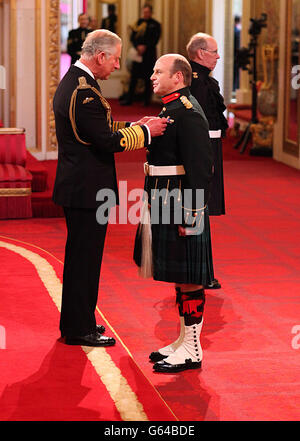 Colonel Edward Fenton receives his Distinguished Service Order for ...