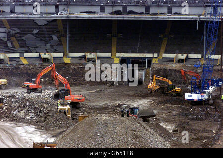 Demolition of the old Wembley Stadium (Twin Towers Stock Photo ...