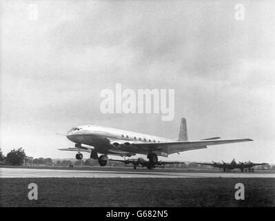 The de Havilland Comet was the world's first commercial jet airliner ...
