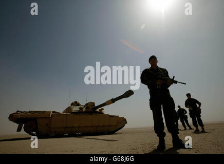 British Soldiers in Kuwait Stock Photo - Alamy