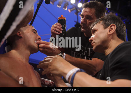 Boxing - WBC International Featherweight Title - Viorel Simion v Lee ...