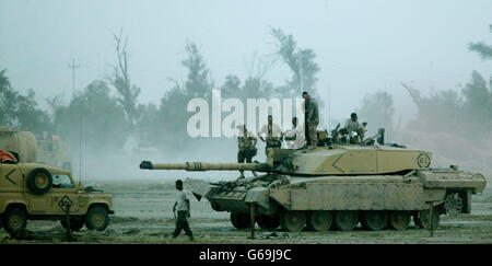 Iraq War 2003 The crew of a Challenger 2 tank survey the battle Stock ...