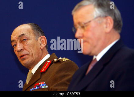 General Sir Michael Jackson in Pristina June 1999 Stock Photo: 20282433 ...
